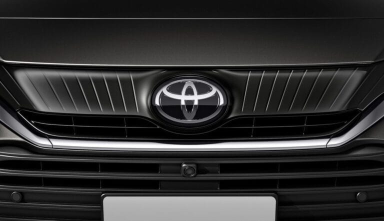 Tout ce qu'il faut savoir sur le nouveau SUV coupé hybride que Toyota ...